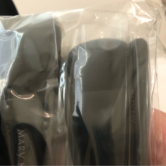 Mary Kay | Makeup | Nip Mary Kay Essential Brush Collection Set | Poshmark